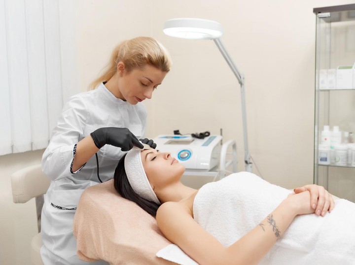 Dokter Spesialis Kulit Sampang, dr. Shendy, Sp. DVE - Praktek Dokter ...